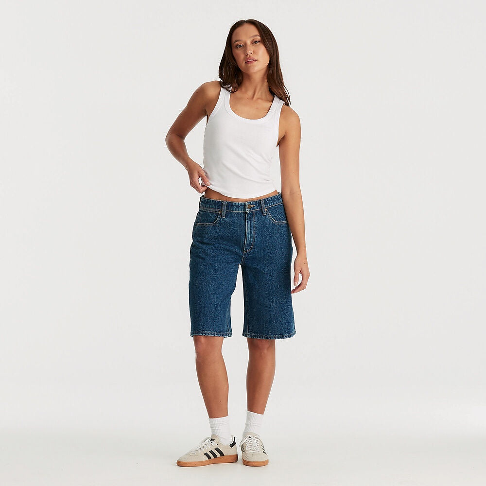 Wrangler - Mid Farrah Short Infinite Blue – Orinoco